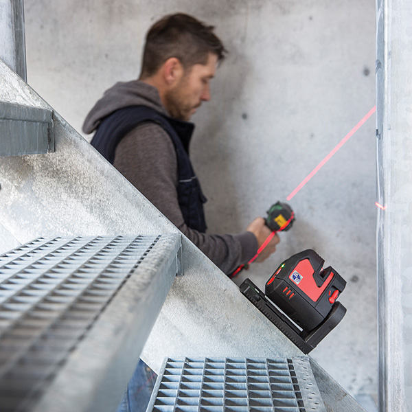 Leica LINO L2+ Line Laser Outfit | York Survey Supply Centre